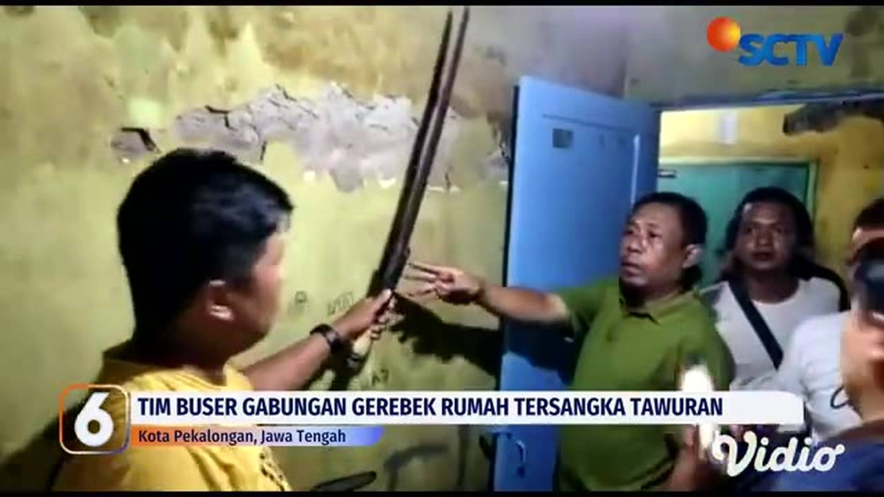 Tim Buser Gabungan Gerebek Rumah Tersangka Tawuran - SCTV Regional | Vidio