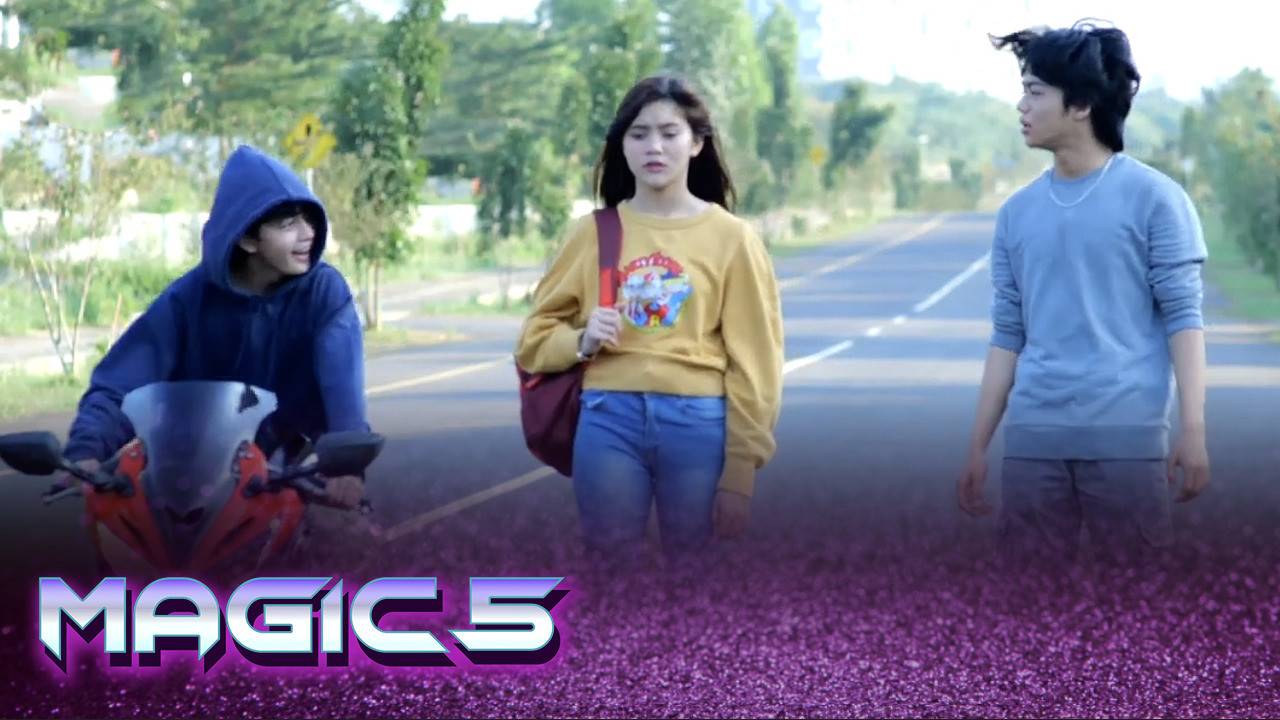 Rahsya, Gibran & Naura Bela Adara yang Difitnah Mila | Magic 5 - Episode 135 | Vidio