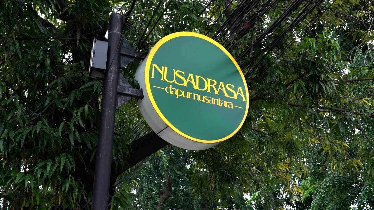 Warung Makan dengan Hidangan Fine Dining di Rawamangun! Nusadrasa Dapur ...