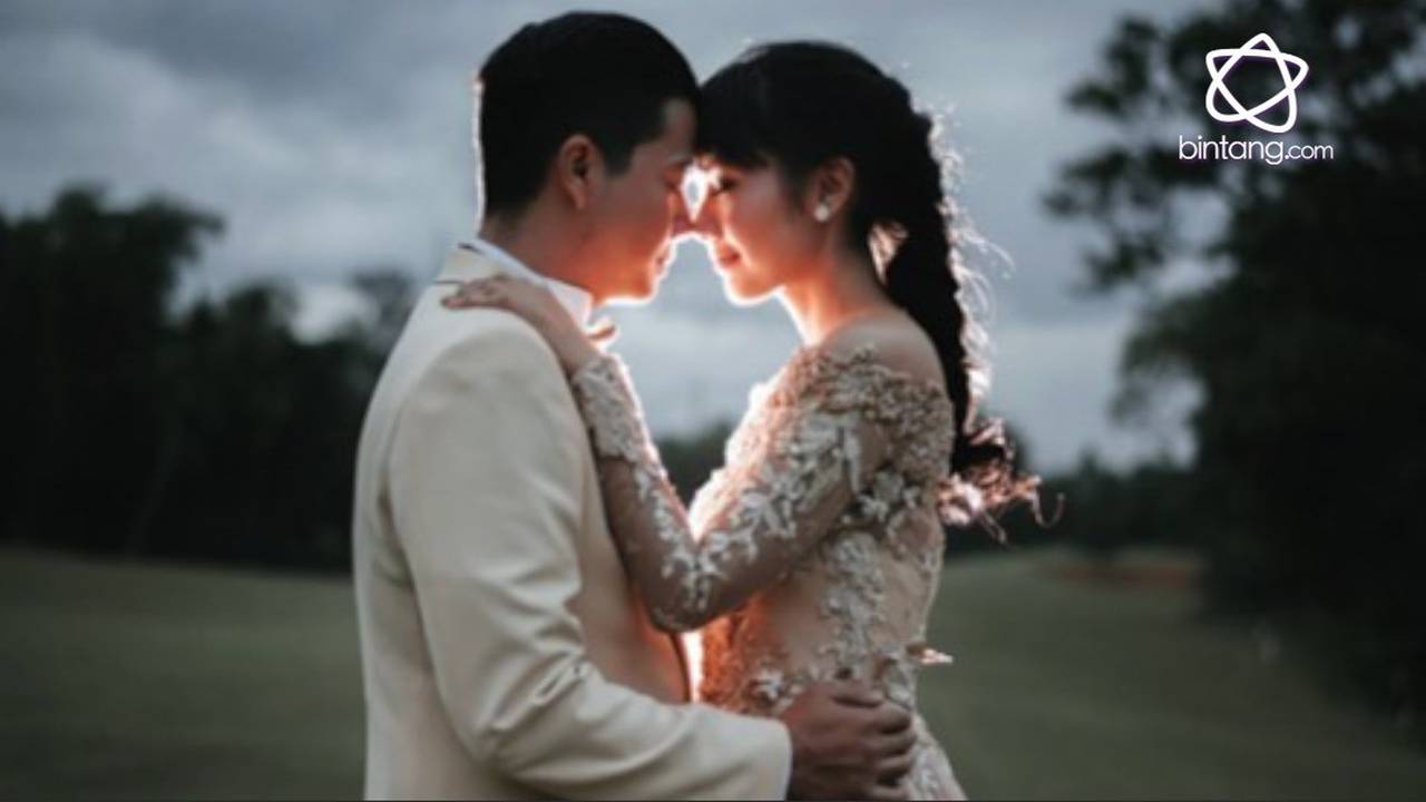 4 Potret Mesra Arie Dwi Andika dan Ardina Rasti | Vidio