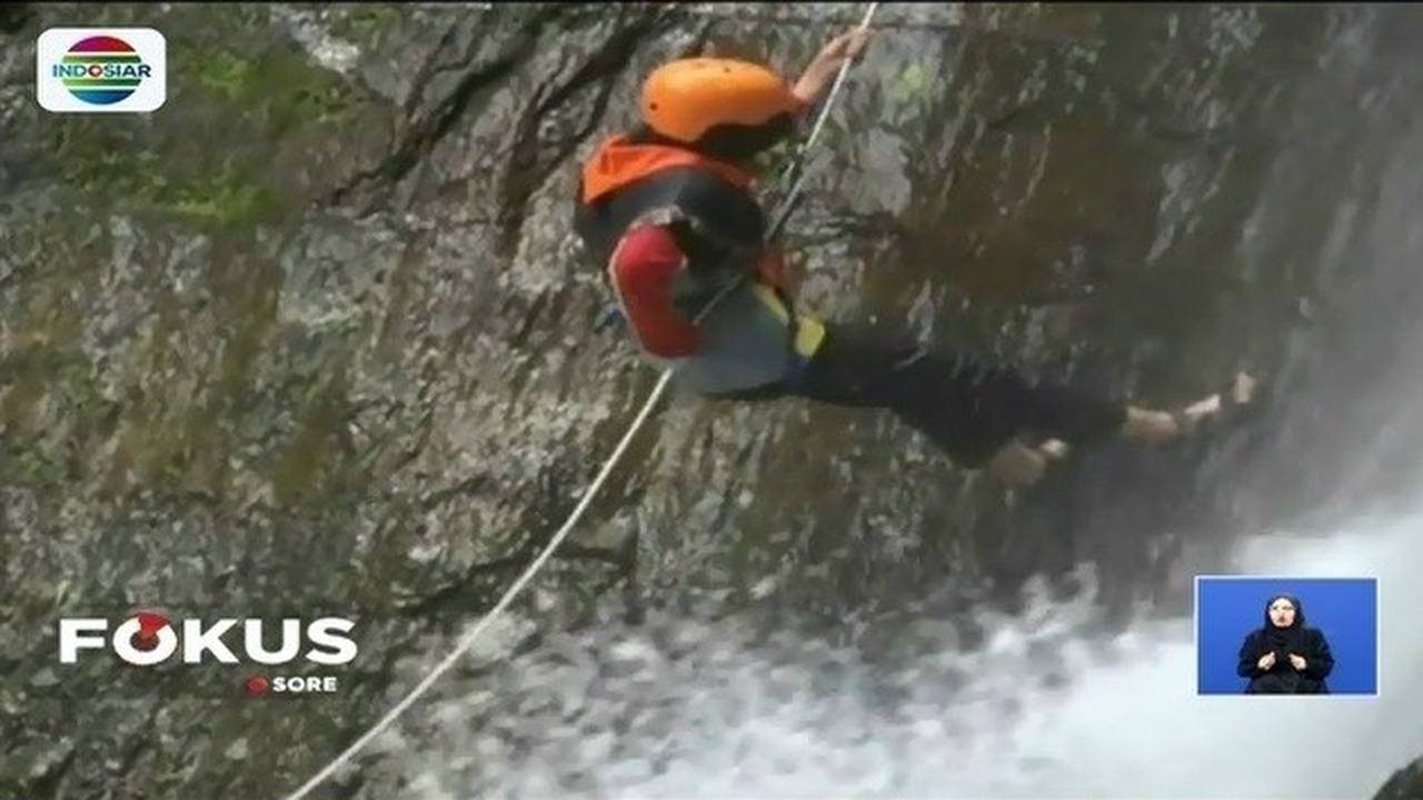 Sensasi Olahraga Ekstrem dengan Teknik Menuruni Tebing di Air Terjun - Fokus Sore - INDOSIAR | Vidio