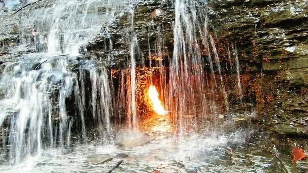 Amazing! Api Abadi didalam Air Terjun | Vidio