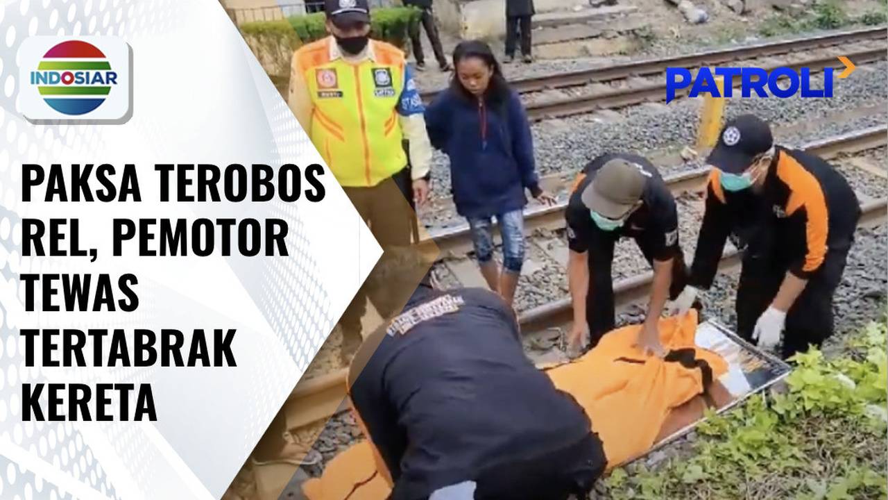 Pemotor Buka Paksa Palang Pintu dan Terobos Rel, Tertabrak kereta ...