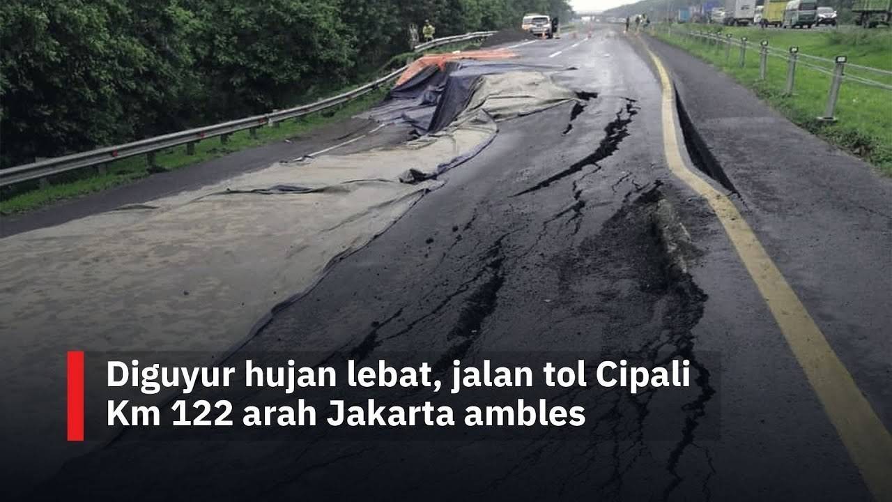 Diguyur hujan lebat, jalan tol Cipali Km 122 arah Jakarta ambles ...
