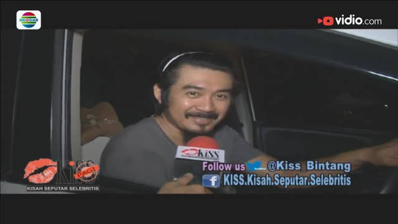 Ananda George Perlihatkan Kostum Kerajaan - Kiss Pagi 31/12/15 | Vidio