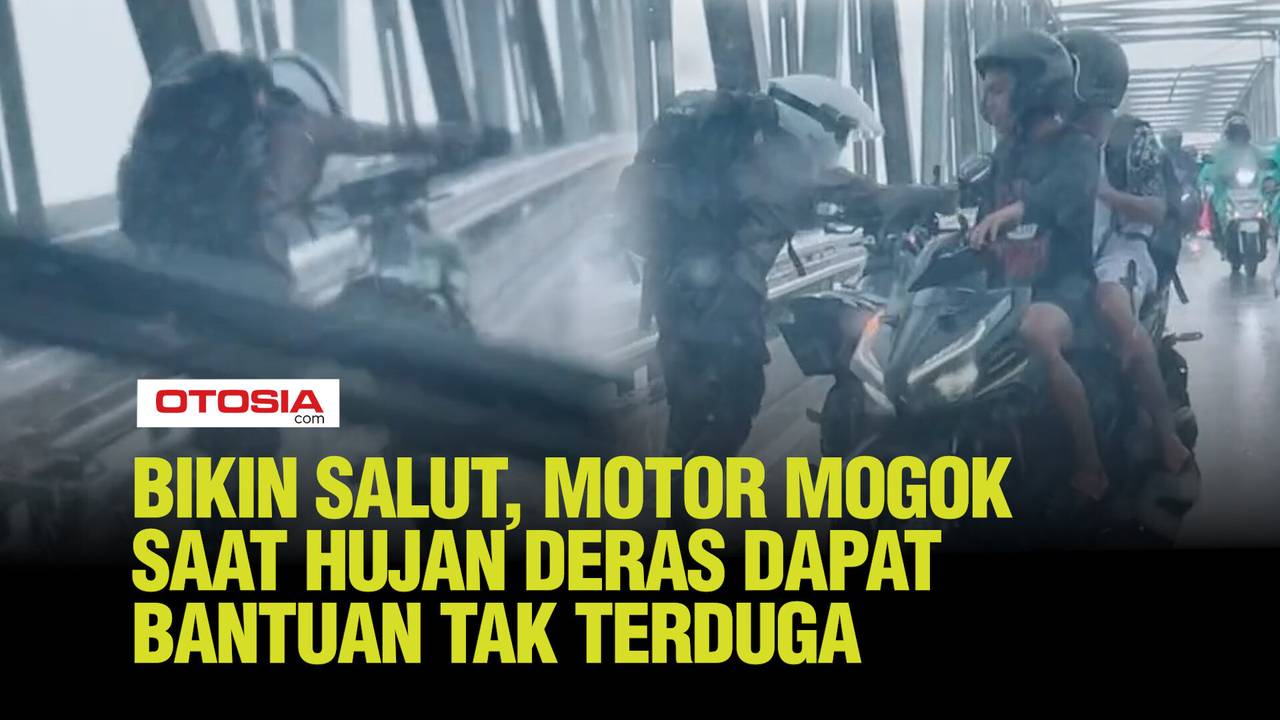 Aksi Heroik di Jembatan, Pengendara Motor Berbalik Arah Bantu Pria di ...