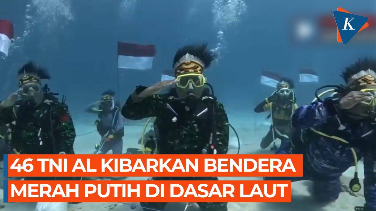 Momen 46 Penyelam TNI AL Kibarkan Bendera Merah Putih di Dasar Laut ...