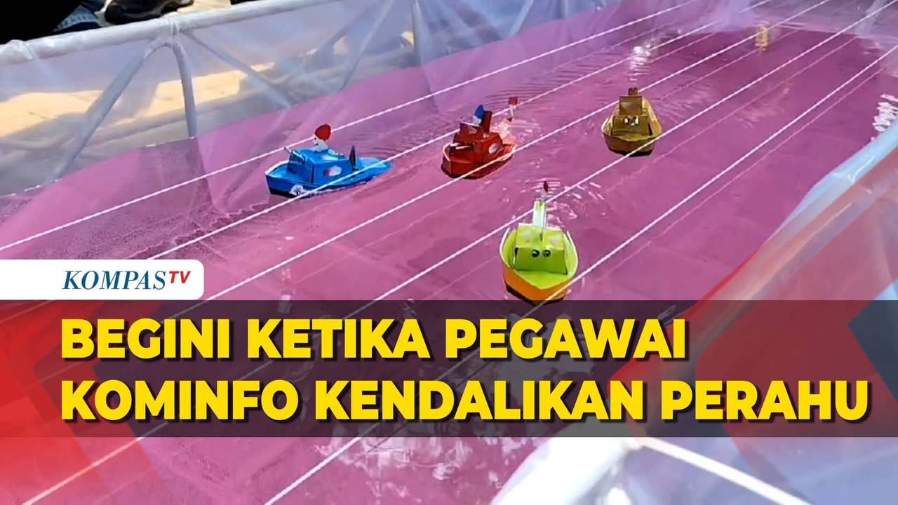 Para Bapak Ini Tertawa Lepas saat Ikut Lomba Balap Kapal Otok-otok ...