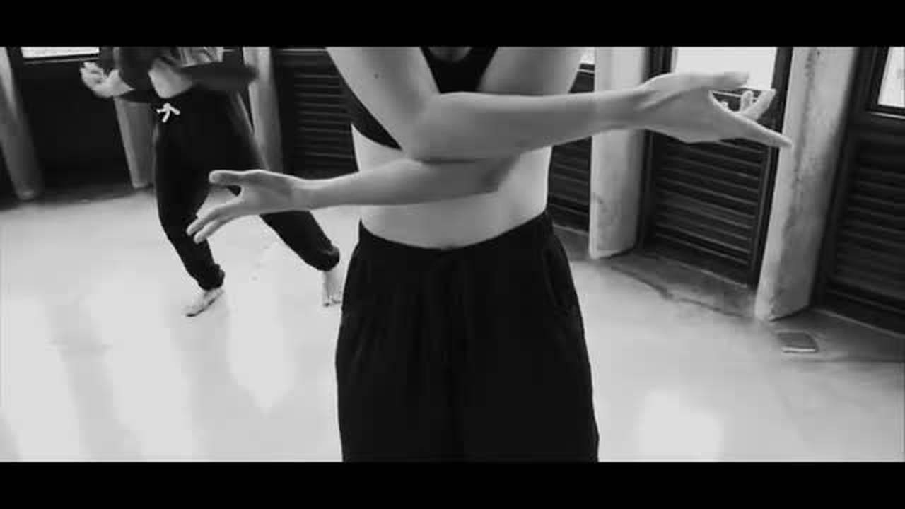 CHANDRA SATRIA feat. IRA BATTI - KISAH INSANI | Vidio