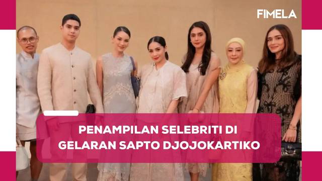 Penampilan Para Seleb di Gelaran Show Sapto Djojokartiko Spring Summer ...