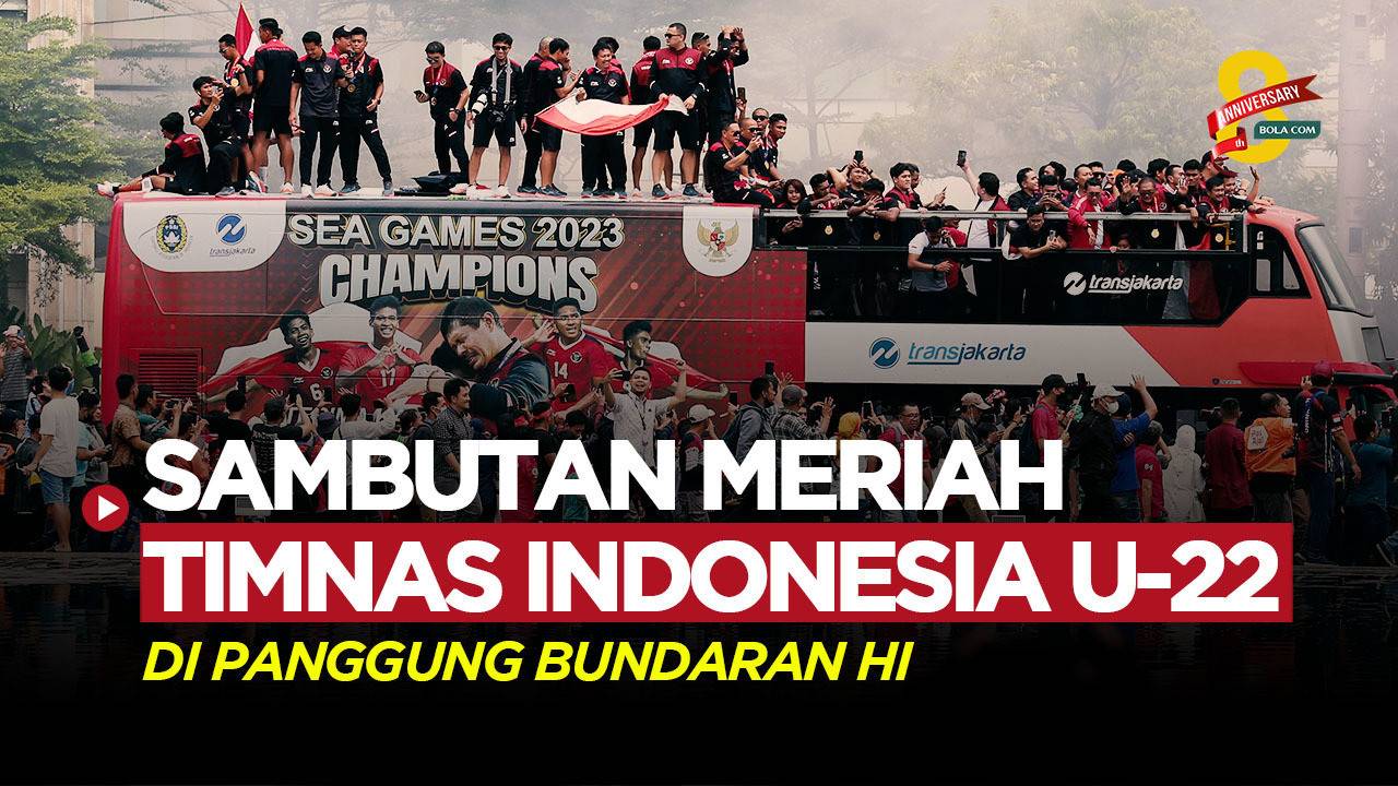 Kemeriahan Sambutan Masyarakat di Bundaran HI untuk Timnas Indonesia U-22 - Shorts | Vidio