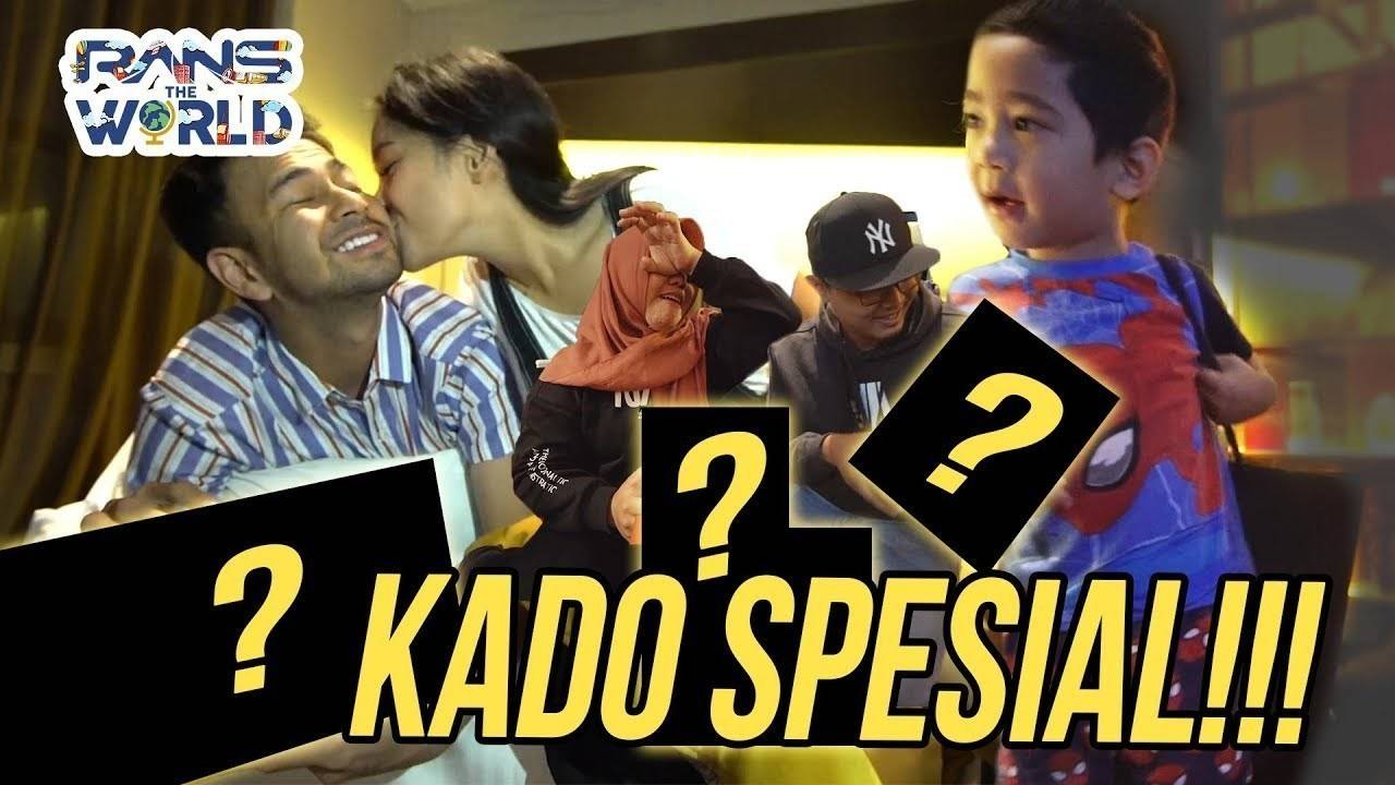 BELIIN KADO, KASIH KADO BUAT RAFFI LALA MIDUN. SEMUANYA NANGIS. MAMA ...