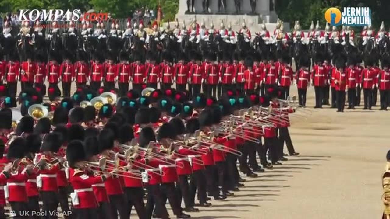 Sejumlah Prajurit Inggris Pingsan di Parade yang Dipimpin Pangeran ...