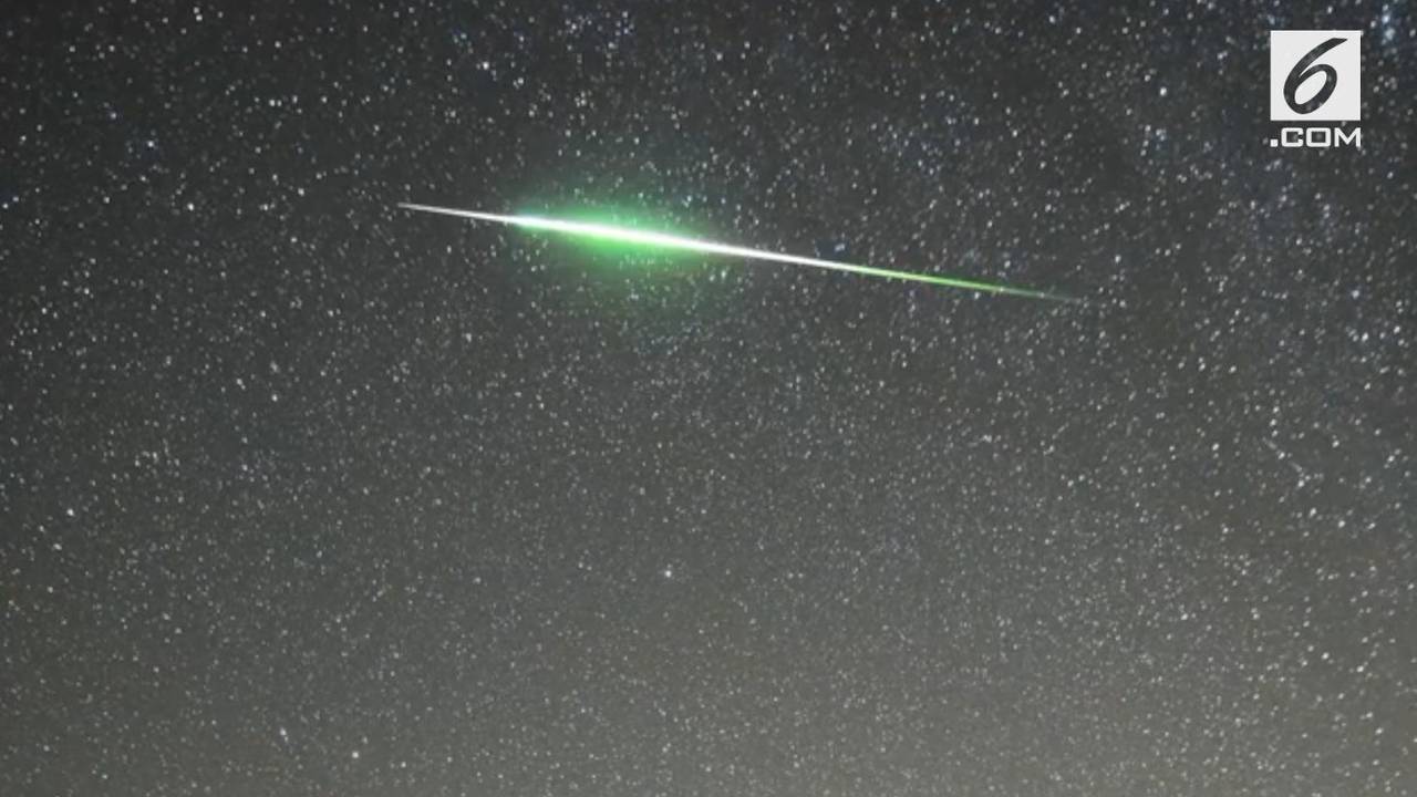 Ledakan Meteor Memasuki Atmosfer Bumi - Liputan6.com | Vidio
