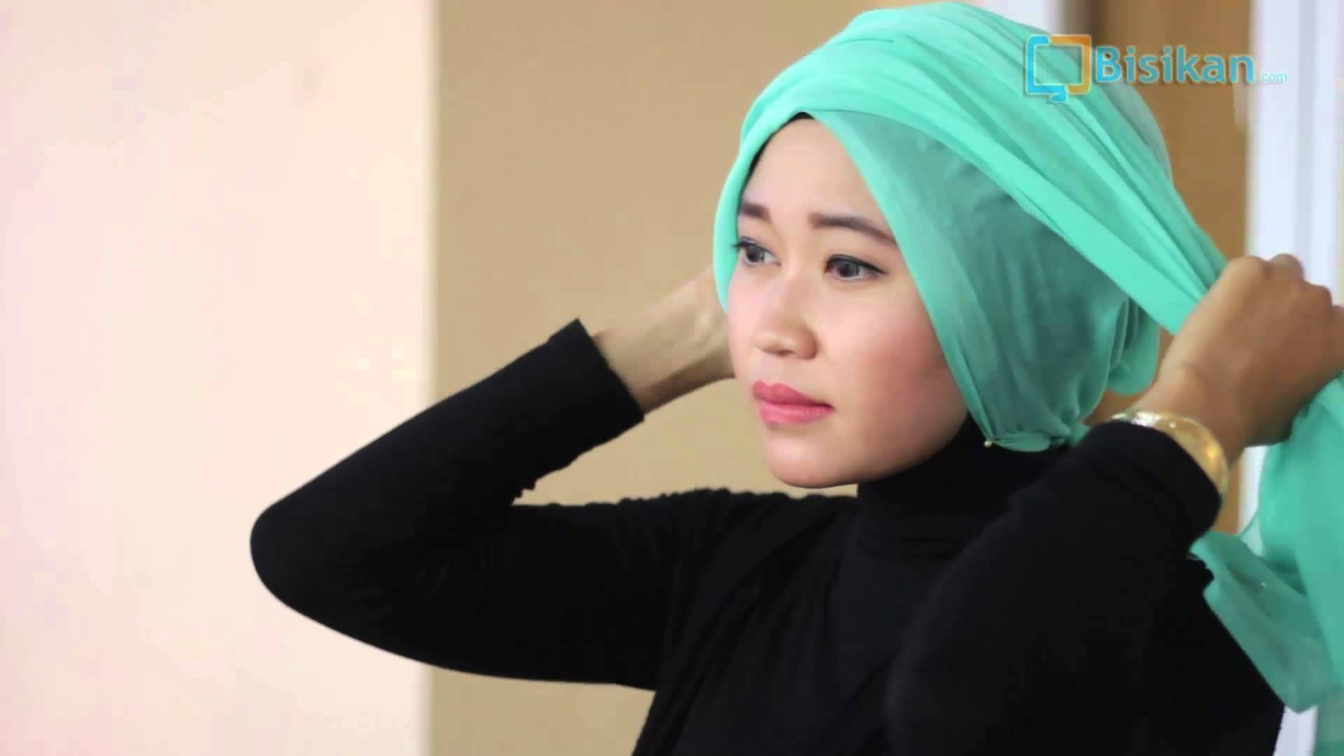 Tutorial Hijab Pashmina Simple Untuk Kuliah