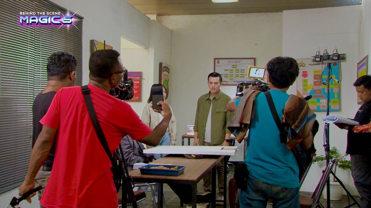 Behind The Scene Magic 5 - Reaction Rakmal Nonton Video Klip "Aku Jatuh ...