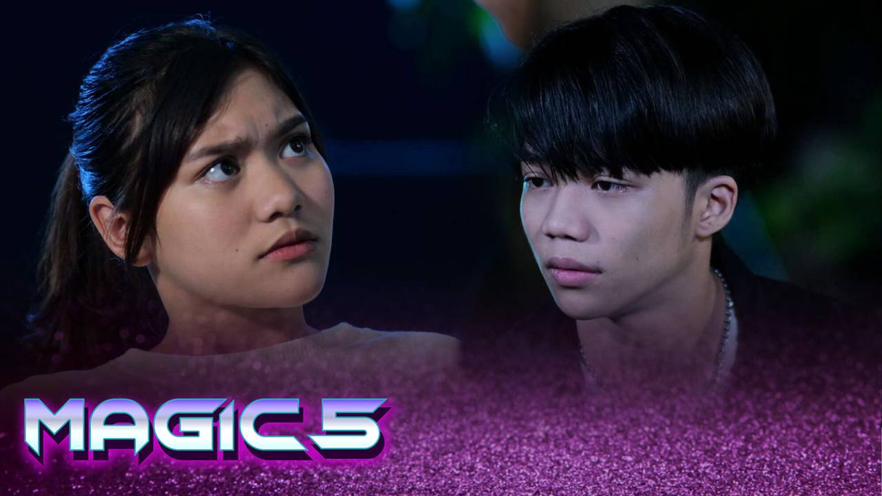 Magic 5 - Sigap Banget! Gibran Tolong Adara yang Hampir Jatuh | Magic 5 ...