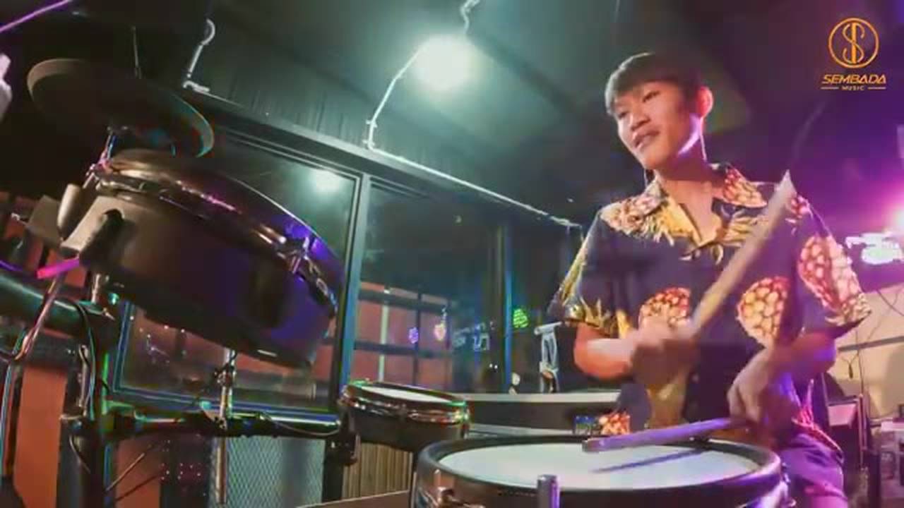 Charles Simbolon - Tinodo Ni Rohakku (Official Lyric Video) | Vidio