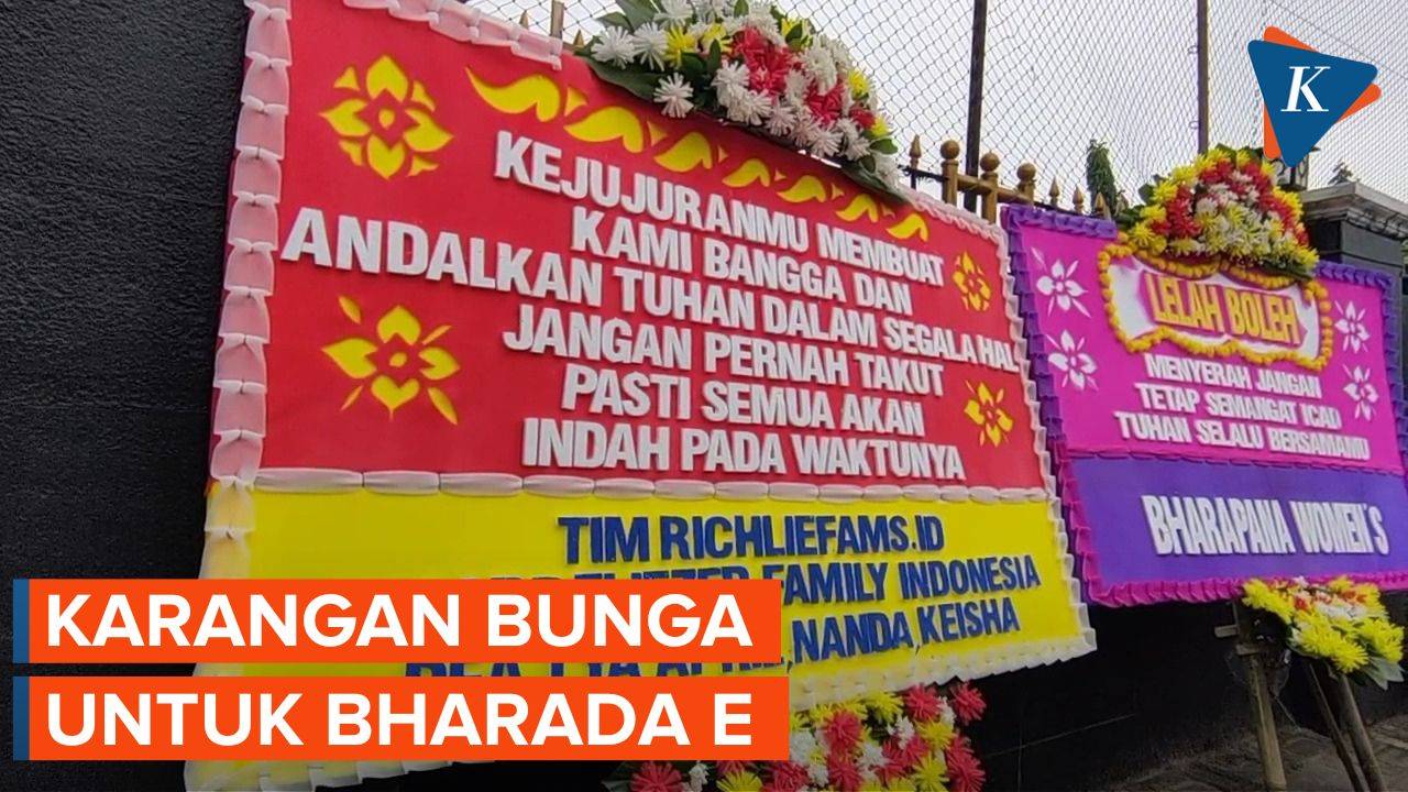Jelang Sidang Pengadilan Ferdy Sambo, Muncul Karangan Bunga Dukungan ...