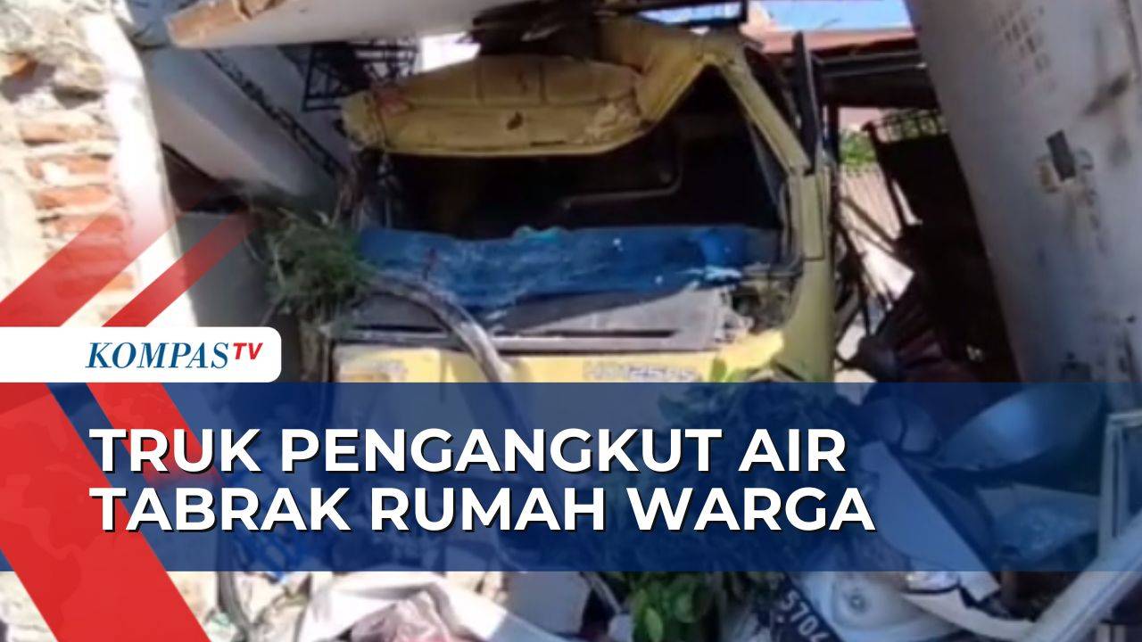 Truk Pengangkut Air Tabrak Rumah Warga, Diduga Hilang Kendali saat ...