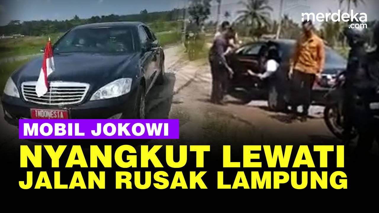 Mobil Presiden Nyangkut, Jokowi Sampai Keluar Akibat Lewati Jalan Rusak di Lampung - merdeka | Vidio