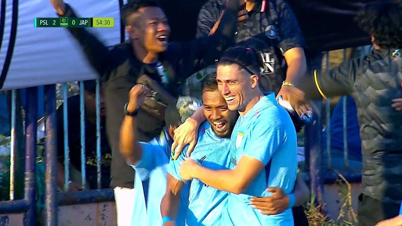 GOL!! Jonny Campbell Menambah Skor Keunggulan Persela Lamongan! Skor 2 ...