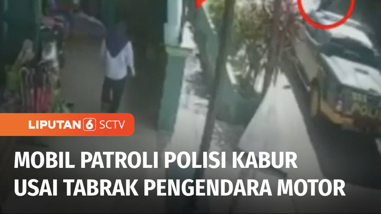 Detik-detik Mobil Patroli Polisi Tabrak Lari Pengendara Motor Terekam CCTV | Liputan 6 - SCTV ...