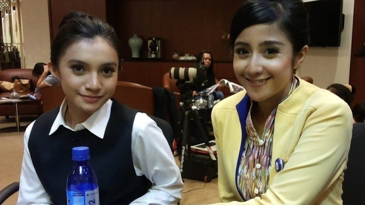 2 Cewek Cantik Model Majalah BCA Prioritas Full Movie | Vidio