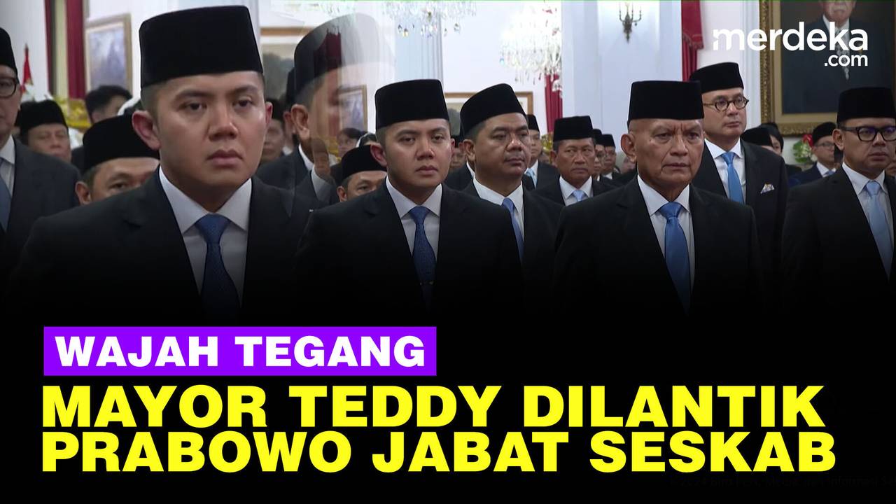 Detik-Detik Mayor Teddy Wajah Tegang Dilantik Presiden Prabowo Jadi Seskab di Istana - merdeka