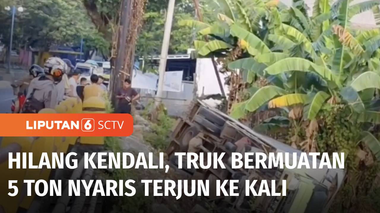 Truk Bermuatan 5 Ton Nyaris Terjun ke Kali di Maros Sulsel, Sopir dan ...