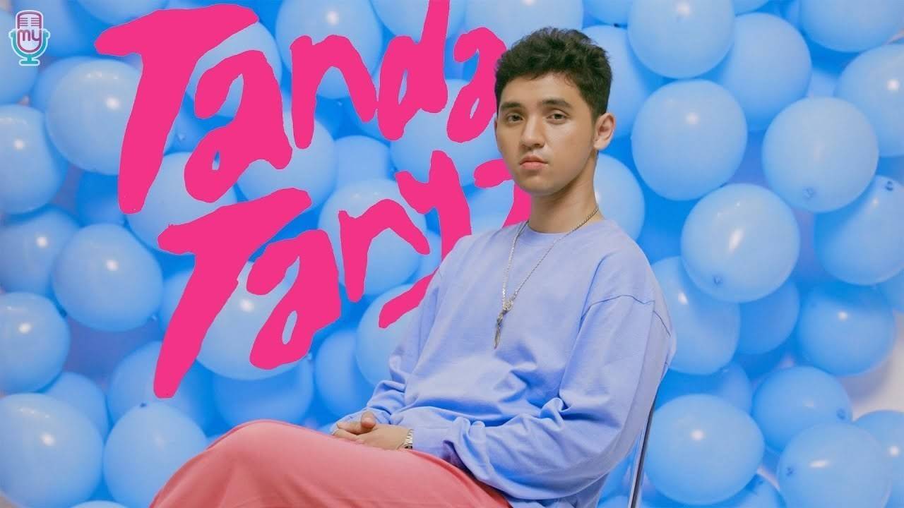 Syahravi - Tanda Tanya (Official Music Video) | Vidio