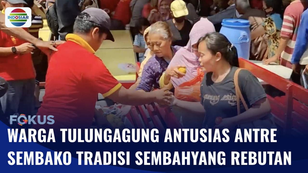 Tradisi Sembahyang Rebutan, Warga Tionghoa Bagikan Paket Sembako Ke ...