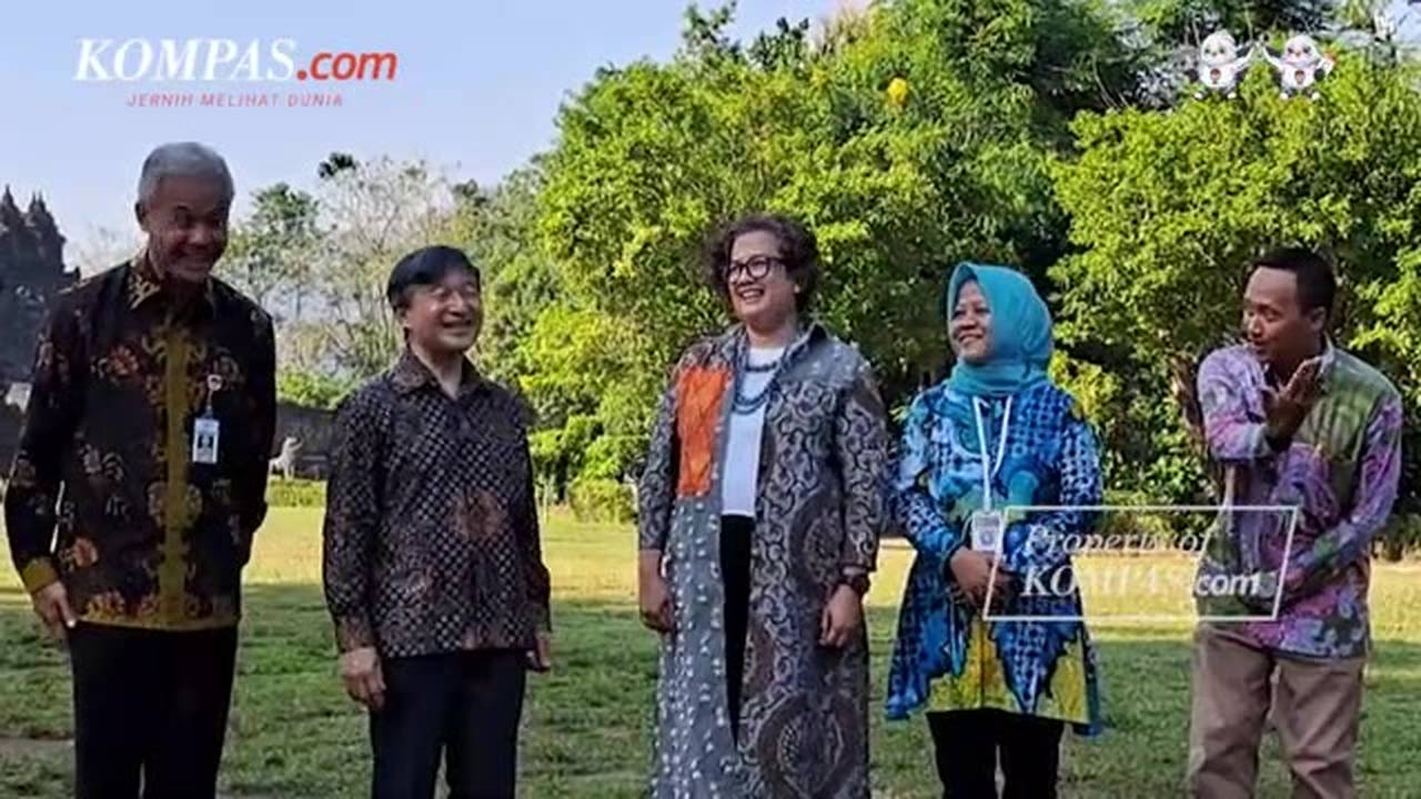 Berkemeja Batik dan Sandal Upanat, Kaisar Naruhito Berkeliling Candi ...