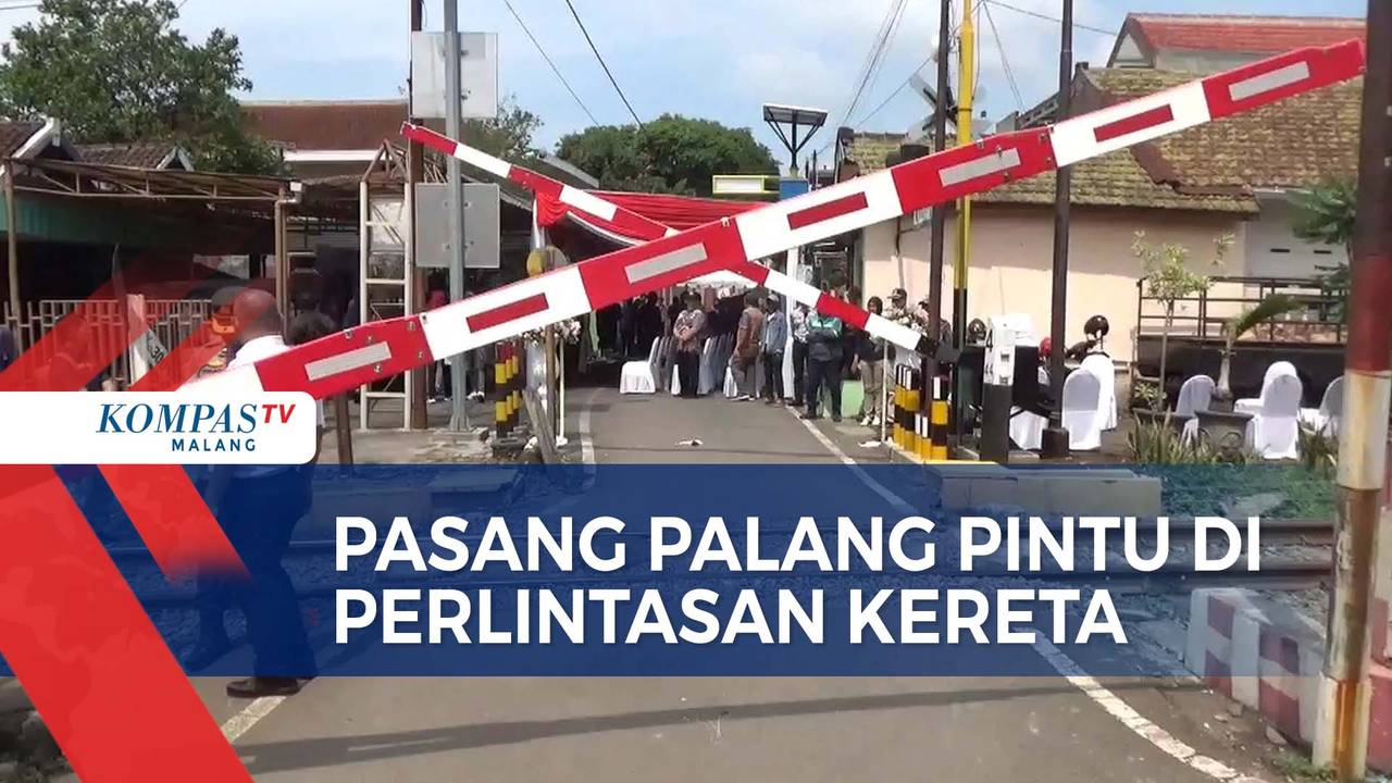 Cegah Kecelakaan, Pasang Palang Pintu Perlintasan Kereta Api - Kompas ...