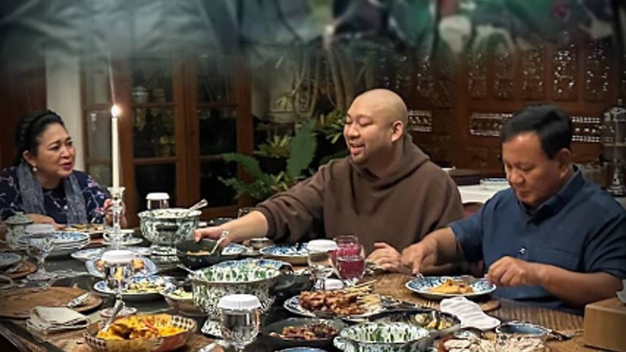 TEDDY PERGI PRABOWO BUKBER BARENG TITIEK NETIZEN BAPER - Shorts