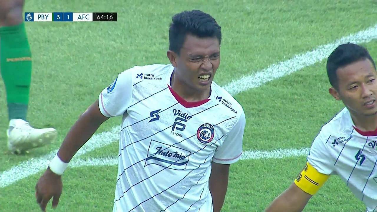 GOL!!! Akhirnya Dedik Setiawan Berhasil Memberi Skor Pertama Untuk ...