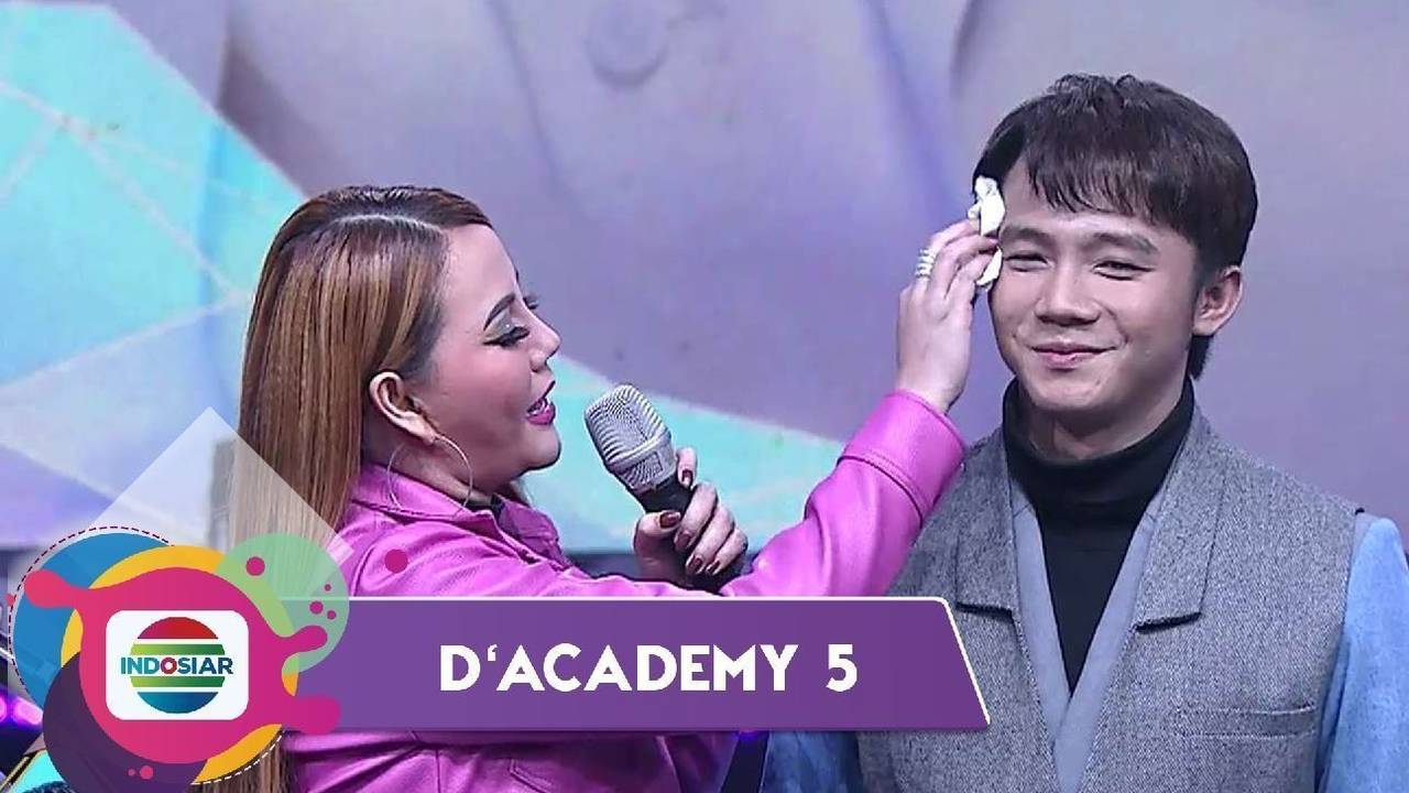 Cari Perhatian!! Teh Nita “Runtah” Gercep Maju Langsung Lap Keringat Rahm (Bogor) | D'Academy 5 ...