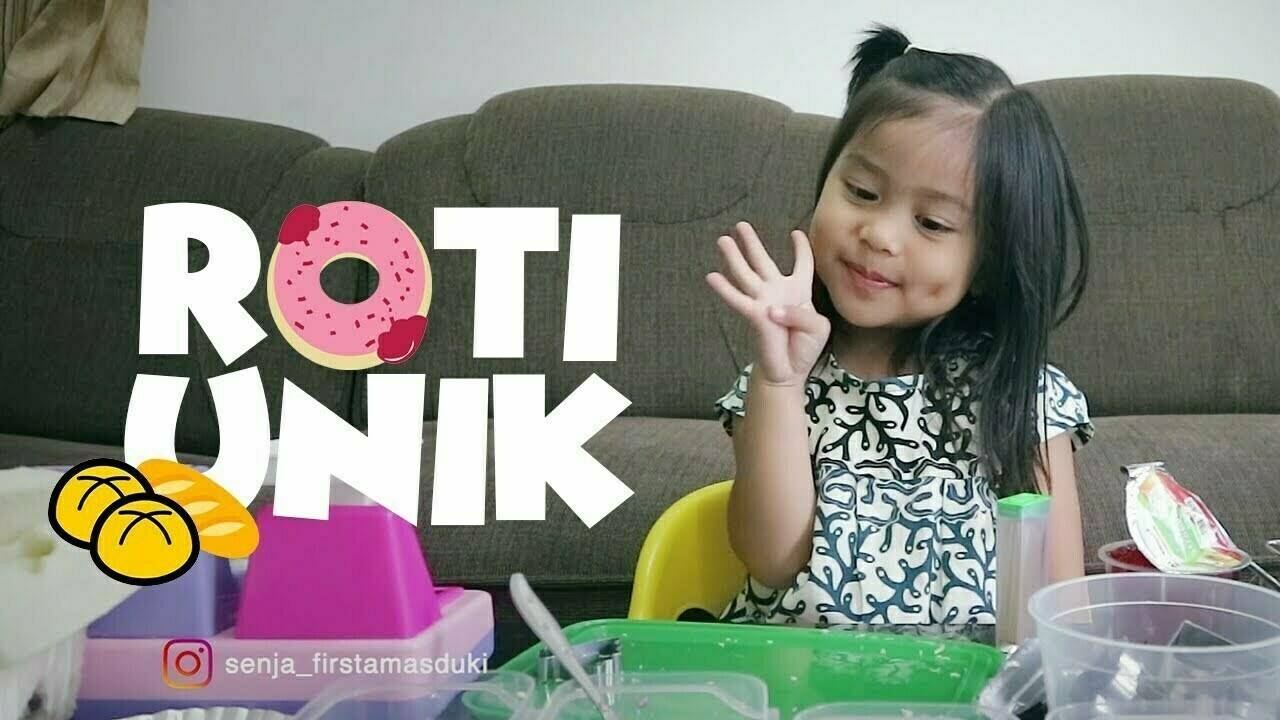 What if Dede Senja Jadi Penjual Roti Unik - Jualan Roti Unik
