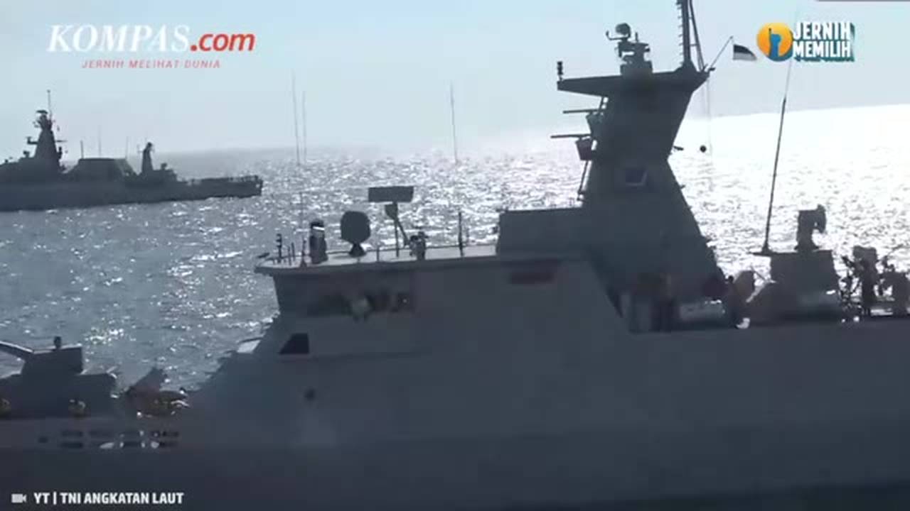 17 Armada Kapal Perang Asing Merapat di Laut Makassar, Ada Apa? - Kompascom | Vidio