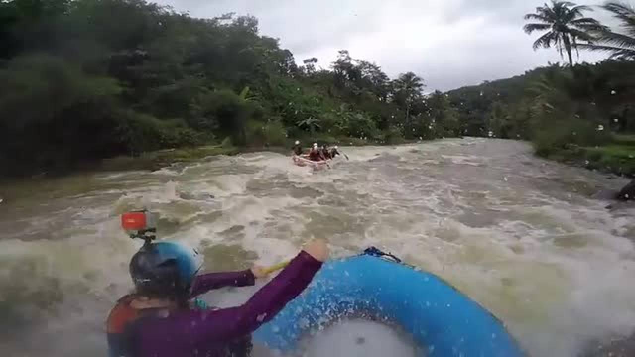 Pacu Adrenaline Dengan Rafting Di Sungai Citarik