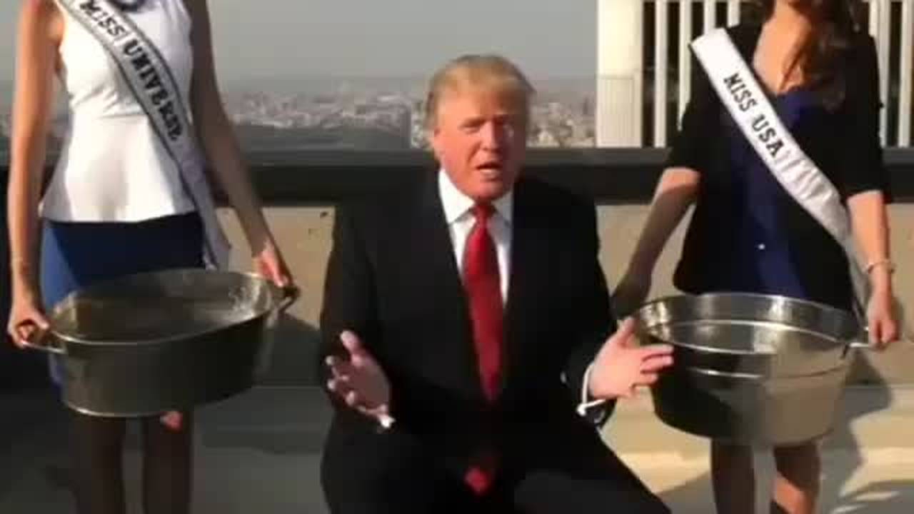 Donald Trump ALS Ice Bucket Challenge | Vidio