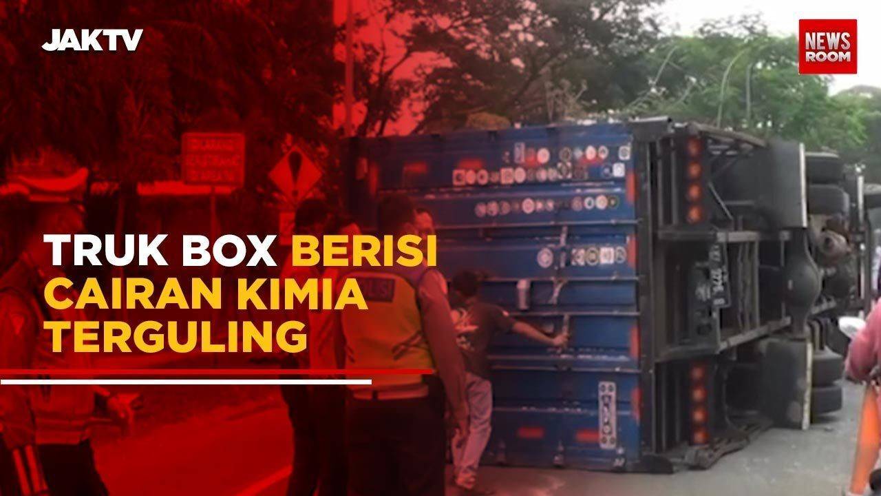 Truk Box Berisi Cairan Kimia Terguling - jaktv.official | Vidio