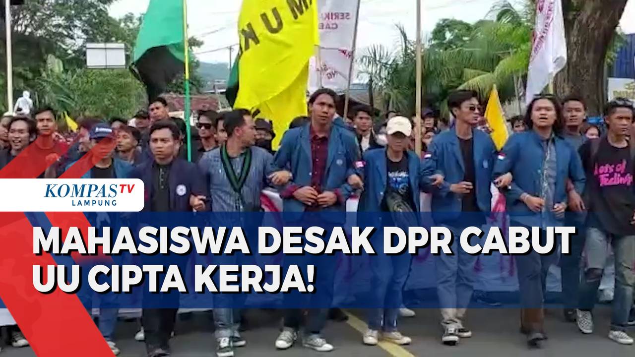 Ribuan Mahasiswa Gelar Demo Tolak Undang-Undang Cipta Kerja - Kompas TV | Vidio