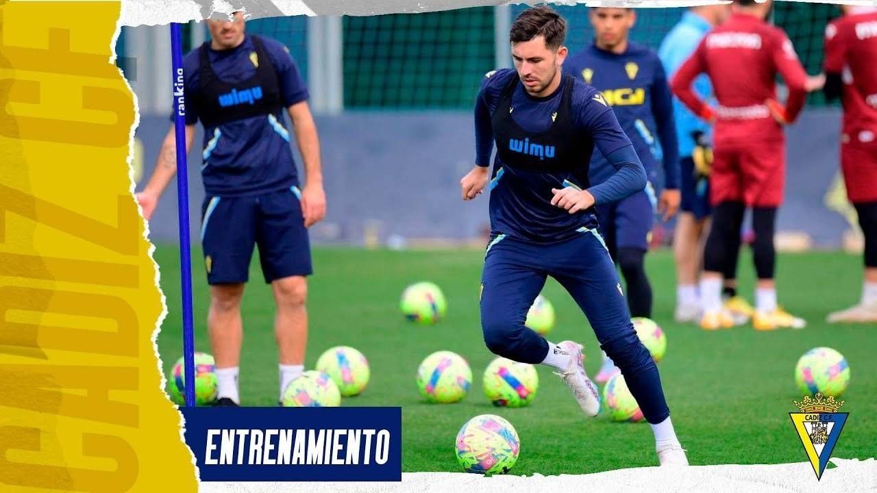 The team exercises preparing for the visit to Real Sociedad | Cadiz ...