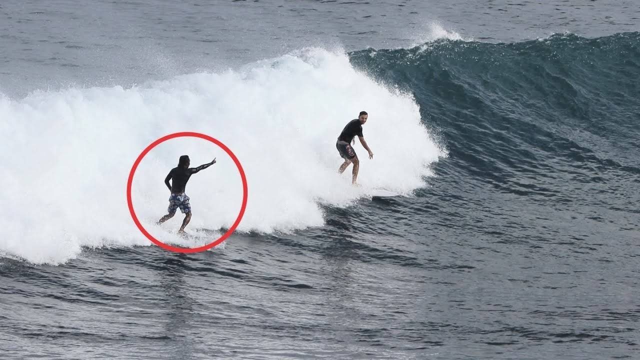 Mid Wave Coach (Opening Scene) - Uluwatu