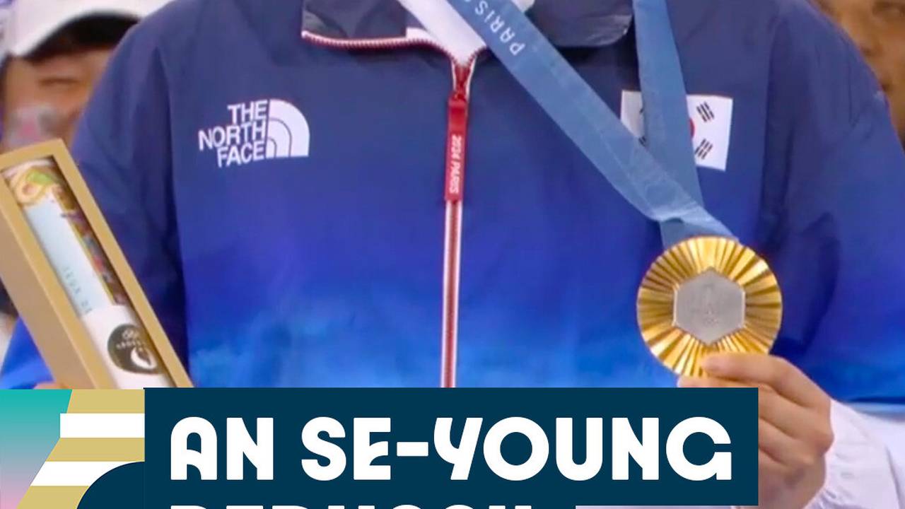 An Se Young (KOR) vs He Bing Jiao (CHN) - Medali Emas Tunggal Putri ...