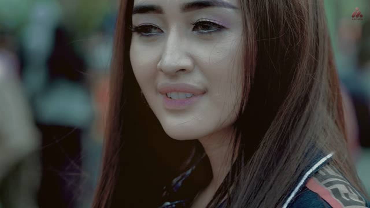 Maisaka - Bergoyang (Official Music Video)- | Vidio