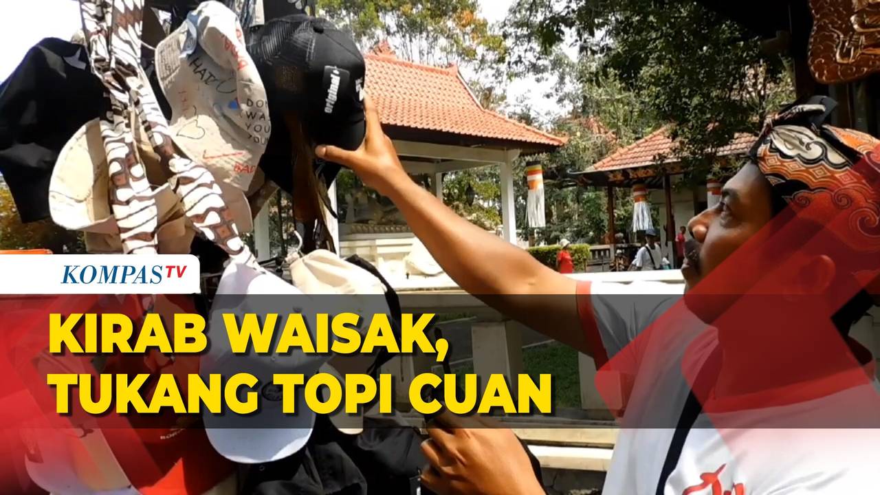 Senyum Pedagang Topi, saat Kirab Menuju Detik-detik Waisak 2024 di ...