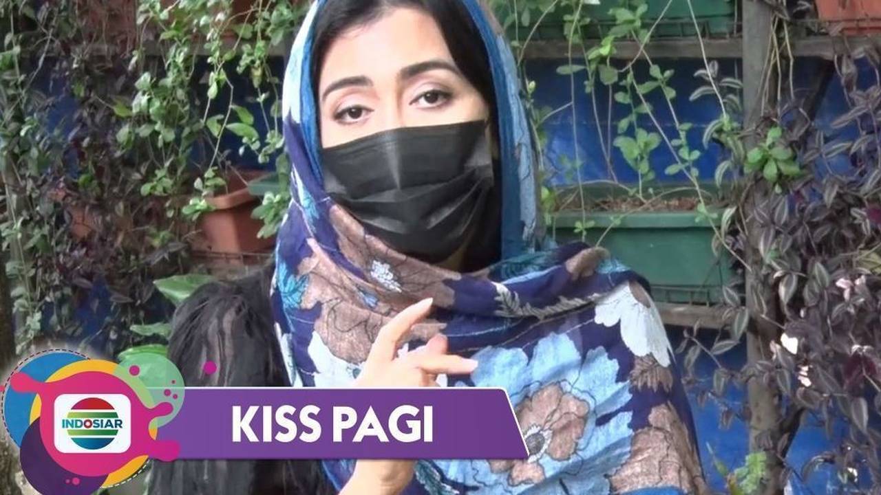 Jelang Ramadhan!! Nia Anggia Datangi Makam Alm. Julia Perez Dan Kembali ...
