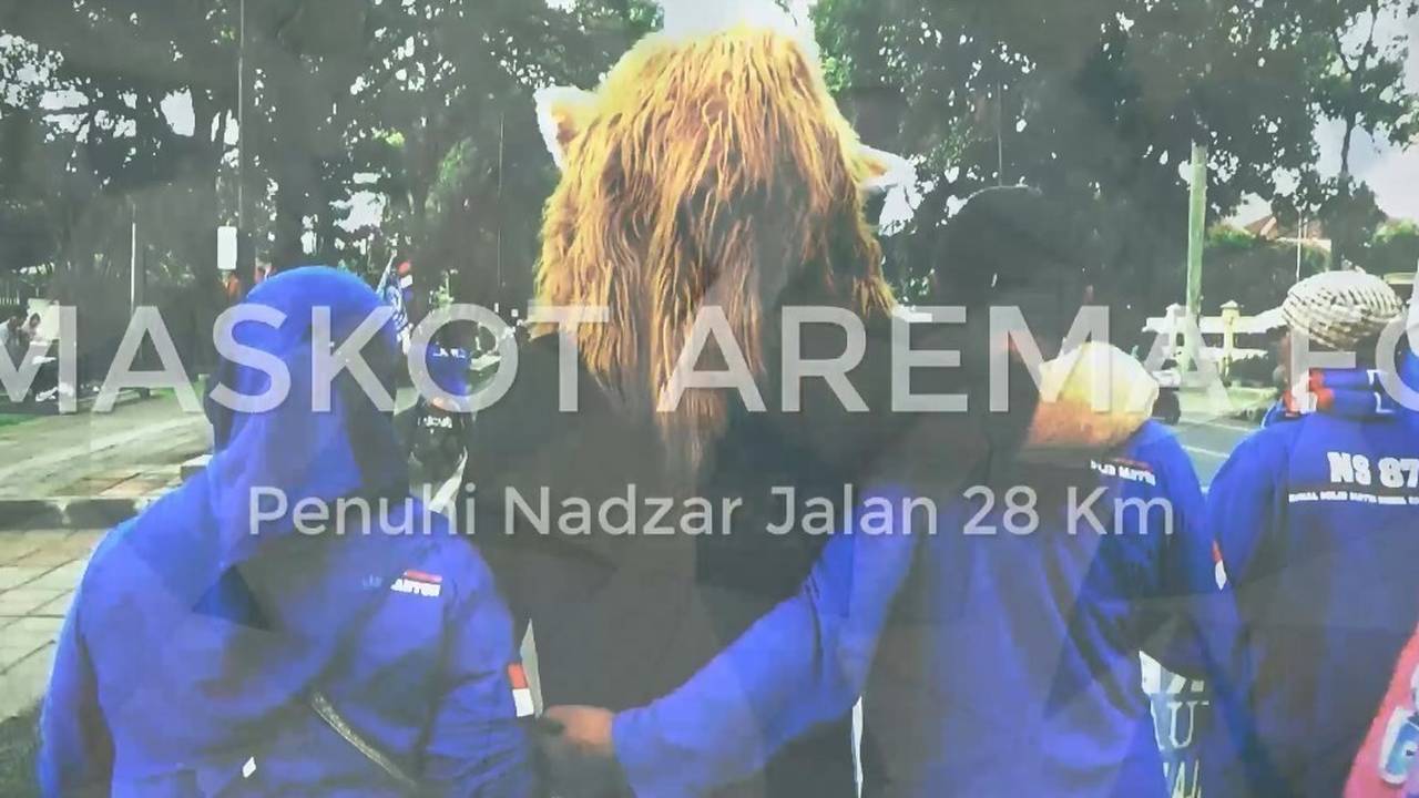 Maskot Arema FC Penuhi Nadzar Jalan Kaki 28 Km | Vidio
